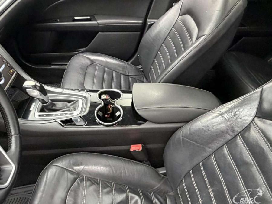 Red Ford Mondeo 2015 in Vilnius, with an engine capacity of 2.00 L and mileage of 260 thousand km for 9300 €, photo 25 on AUTOMOTO.COM.LV