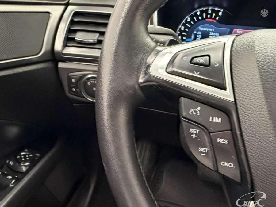 Red Ford Mondeo 2015 in Vilnius, with an engine capacity of 2.00 L and mileage of 260 thousand km for 9300 €, photo 31 on AUTOMOTO.COM.LV