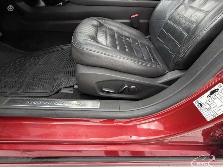 Red Ford Mondeo 2015 in Vilnius, with an engine capacity of 2.00 L and mileage of 260 thousand km for 8800 €, photo 23 on AUTOMOTO.COM.LV