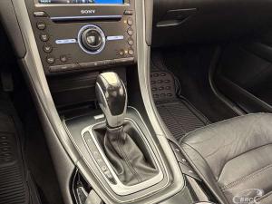 Red Ford Mondeo 2015 in Vilnius, with an engine capacity of 2.00 L and mileage of 260 thousand km for 8800 €, photo 27 on AUTOMOTO.COM.LV
