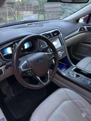 Red Ford Mondeo 2018 in Vilnius, with an engine capacity of 2.00 L and mileage of 63 thousand km for 10200 €, photo 7 on AUTOMOTO.COM.LV