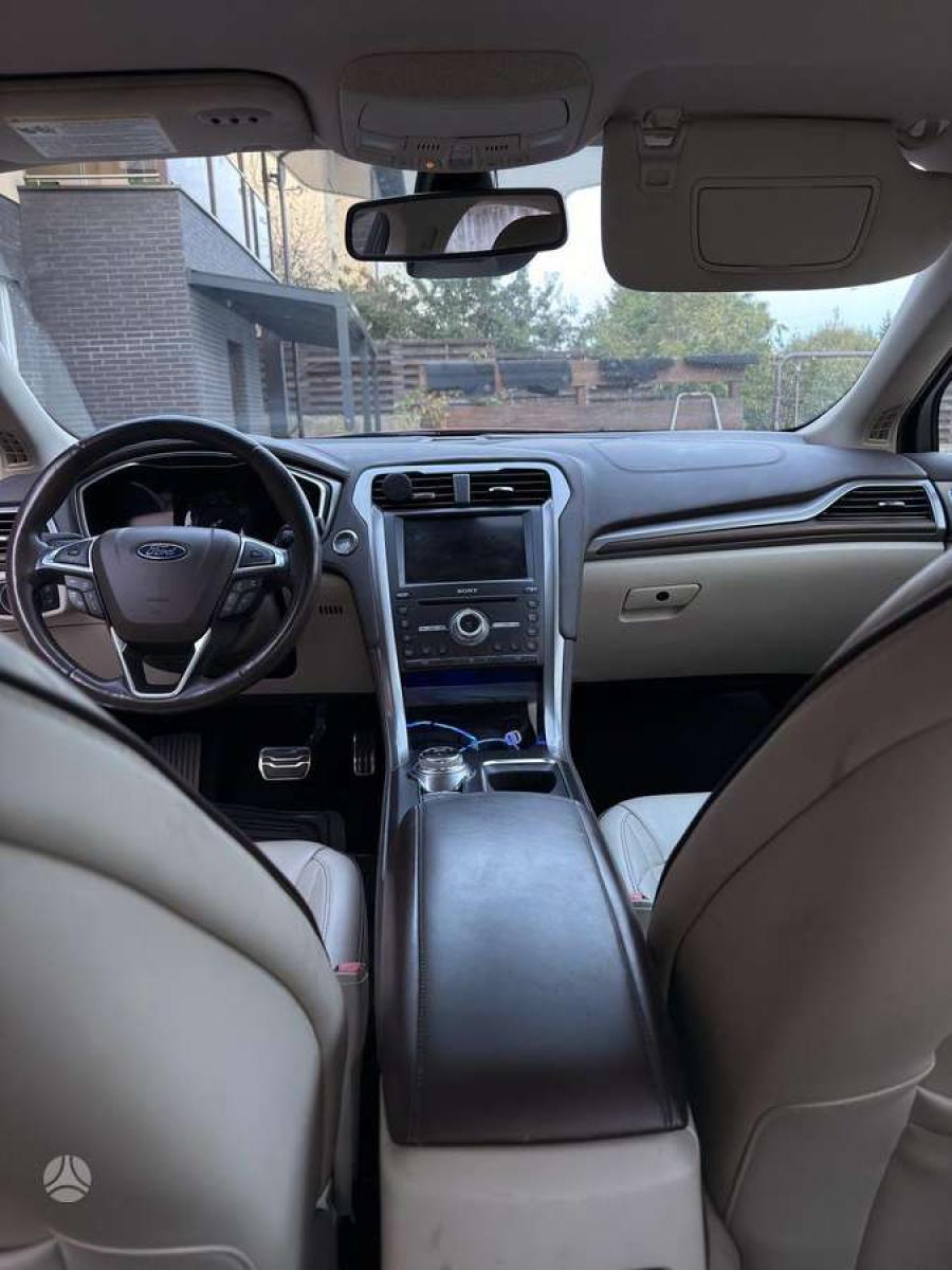 Red Ford Mondeo 2018 in Vilnius, with an engine capacity of 2.00 L and mileage of 63 thousand km for 10200 €, photo 10 on AUTOMOTO.COM.LV