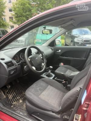 Red Ford Mondeo 2003 in Siauliai, with an engine capacity of 2.00 L and mileage of 271 thousand km for 500 €, photo 8 on AUTOMOTO.COM.LV