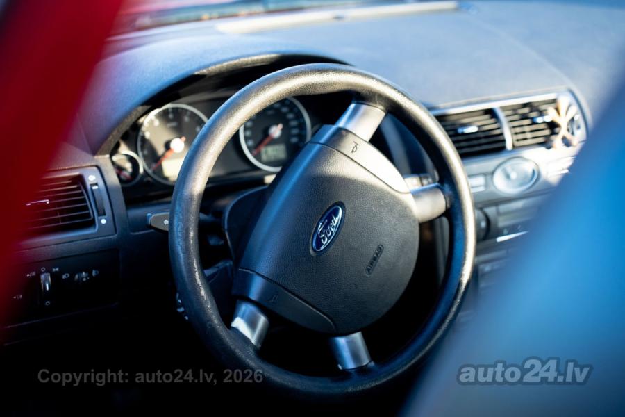 Red Ford Mondeo 2006 in Tallinn, with an engine capacity of 1.80 L and mileage of 285 thousand km for 1400 €, photo 6 on AUTOMOTO.COM.LV