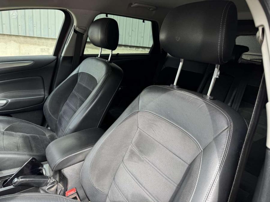 Sarkans Ford Mondeo 2013 Alīta, ar dzinēja tilpumu 2.00 L un nobraukumu 291 tūkst. km par 3950 €, foto 9 vietnē AUTOMOTO.COM.LV