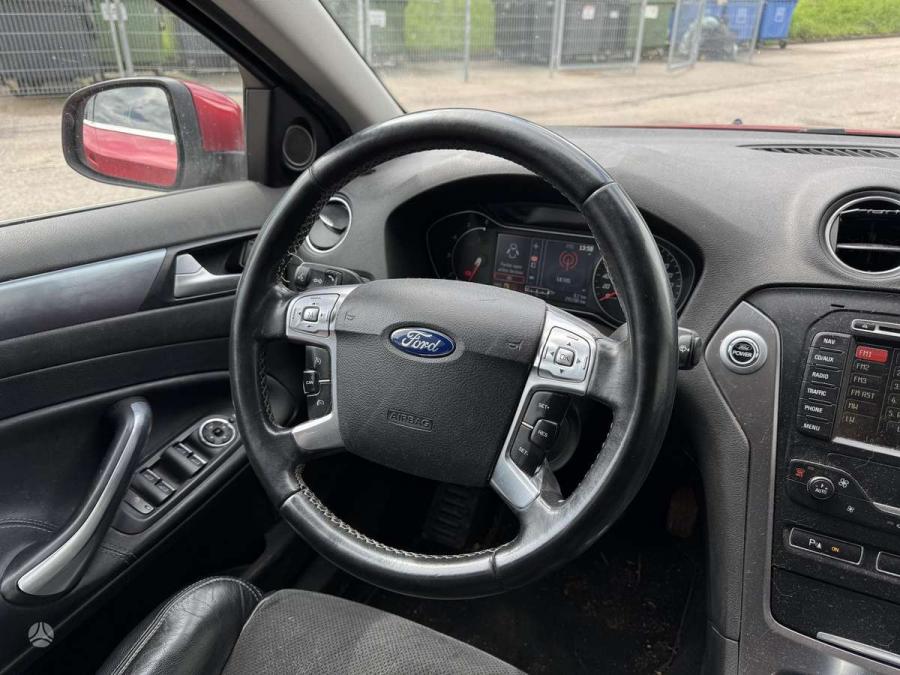 Sarkans Ford Mondeo 2013 Alīta, ar dzinēja tilpumu 2.00 L un nobraukumu 291 tūkst. km par 3950 €, foto 12 vietnē AUTOMOTO.COM.LV