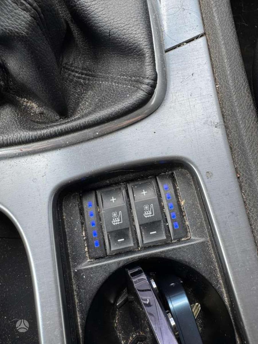 Sarkans Ford Mondeo 2013 Alīta, ar dzinēja tilpumu 2.00 L un nobraukumu 291 tūkst. km par 3950 €, foto 18 vietnē AUTOMOTO.COM.LV