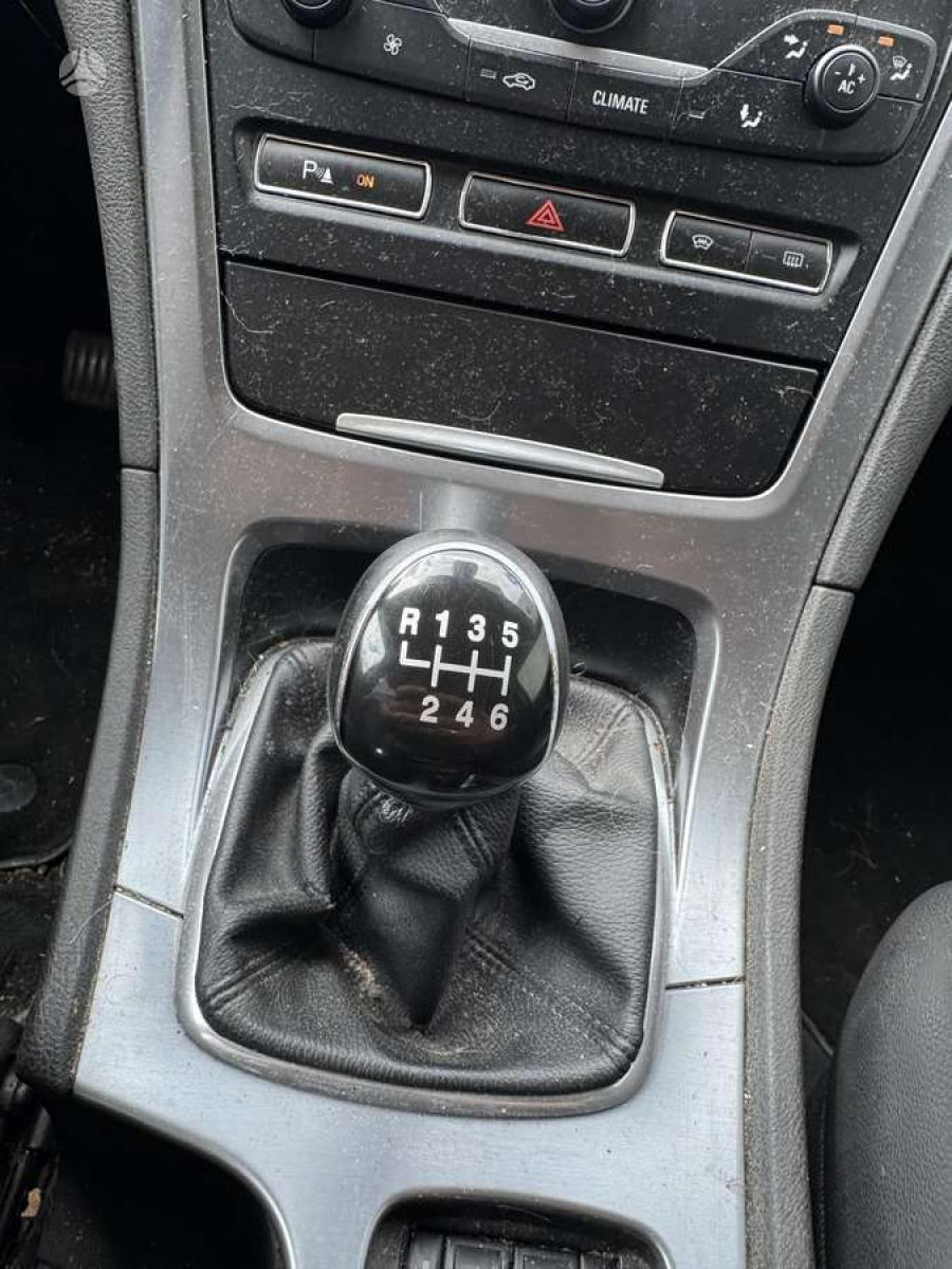 Sarkans Ford Mondeo 2013 Alīta, ar dzinēja tilpumu 2.00 L un nobraukumu 291 tūkst. km par 3950 €, foto 22 vietnē AUTOMOTO.COM.LV