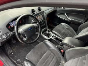 Red Ford Mondeo 2013 in Alytus, with an engine capacity of 2.00 L and mileage of 291 thousand km for 3250 €, photo 8 on AUTOMOTO.COM.LV