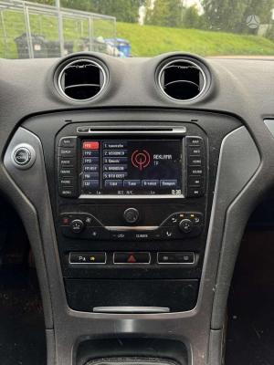 Red Ford Mondeo 2013 in Alytus, with an engine capacity of 2.00 L and mileage of 291 thousand km for 3250 €, photo 13 on AUTOMOTO.COM.LV