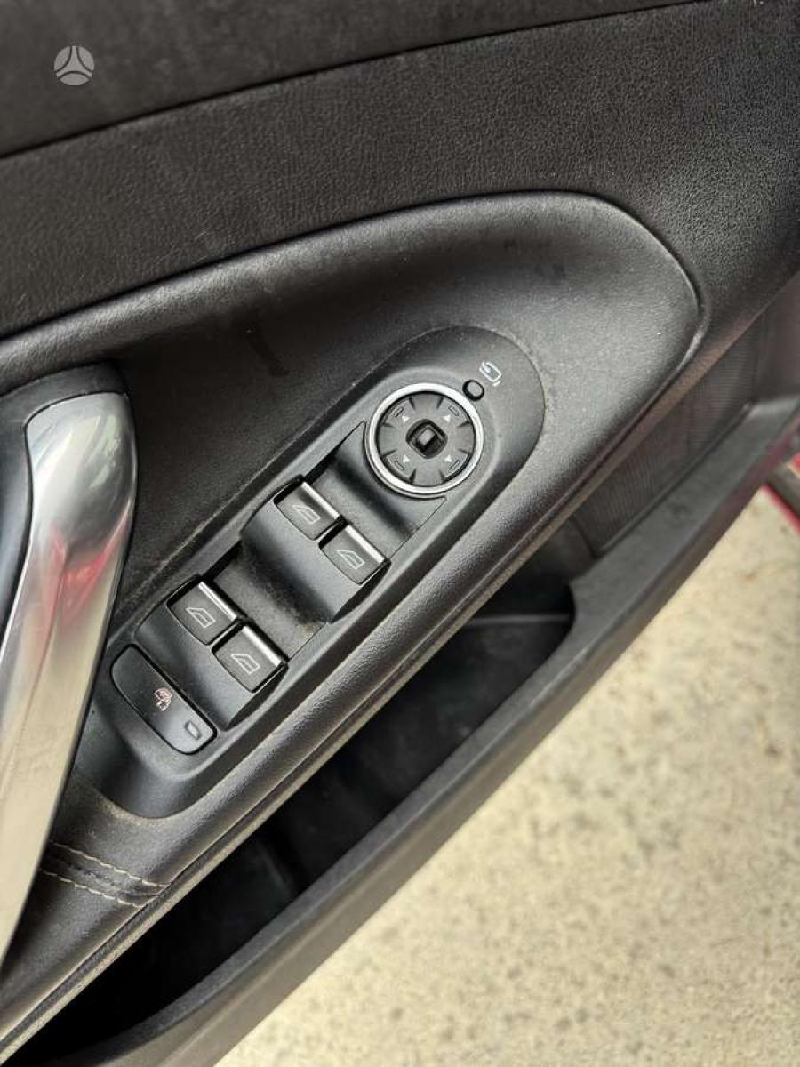 Red Ford Mondeo 2013 in Alytus, with an engine capacity of 2.00 L and mileage of 291 thousand km for 3250 €, photo 22 on AUTOMOTO.COM.LV