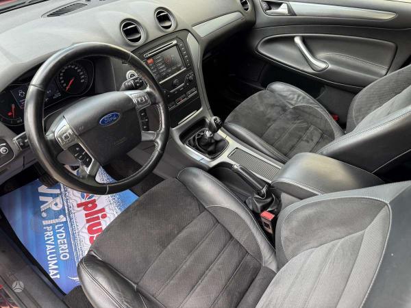 Red Ford Mondeo 2013 in Alytus, with an engine capacity of 2.00 L and mileage of 291 thousand km for 3950 €, photo 8 on AUTOMOTO.COM.LV