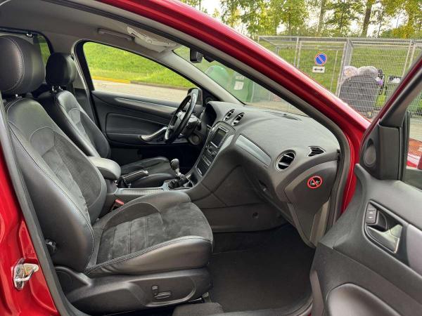 Red Ford Mondeo 2013 in Alytus, with an engine capacity of 2.00 L and mileage of 291 thousand km for 3950 €, photo 10 on AUTOMOTO.COM.LV