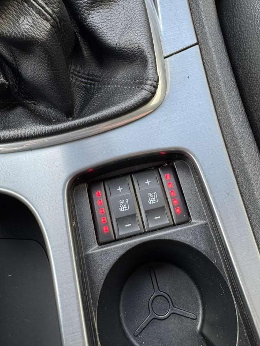 Sarkans Ford Mondeo 2013 Alīta, ar dzinēja tilpumu 2.00 L un nobraukumu 291 tūkst. km par 3950 €, foto 17 vietnē AUTOMOTO.COM.LV