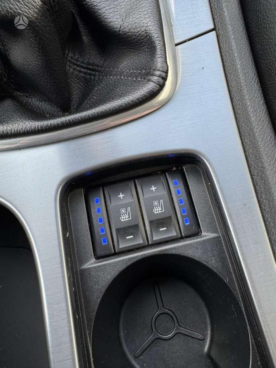 Sarkans Ford Mondeo 2013 Alīta, ar dzinēja tilpumu 2.00 L un nobraukumu 291 tūkst. km par 3950 €, foto 18 vietnē AUTOMOTO.COM.LV