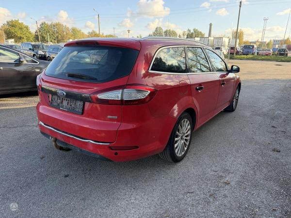 Ford Mondeo 2013 in Marijampole on AUTOMOTO.COM.LV Red Ford Mondeo 2013 in Marijampole, with an engine capacity of 1.56 L and mileage of 274 thousand km for 1750 €, photo 5 on AUTOMOTO.COM.LV