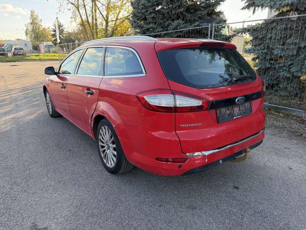 Ford Mondeo 2013 in Marijampole on AUTOMOTO.COM.LV Red Ford Mondeo 2013 in Marijampole, with an engine capacity of 1.56 L and mileage of 274 thousand km for 1750 €, photo 6 on AUTOMOTO.COM.LV