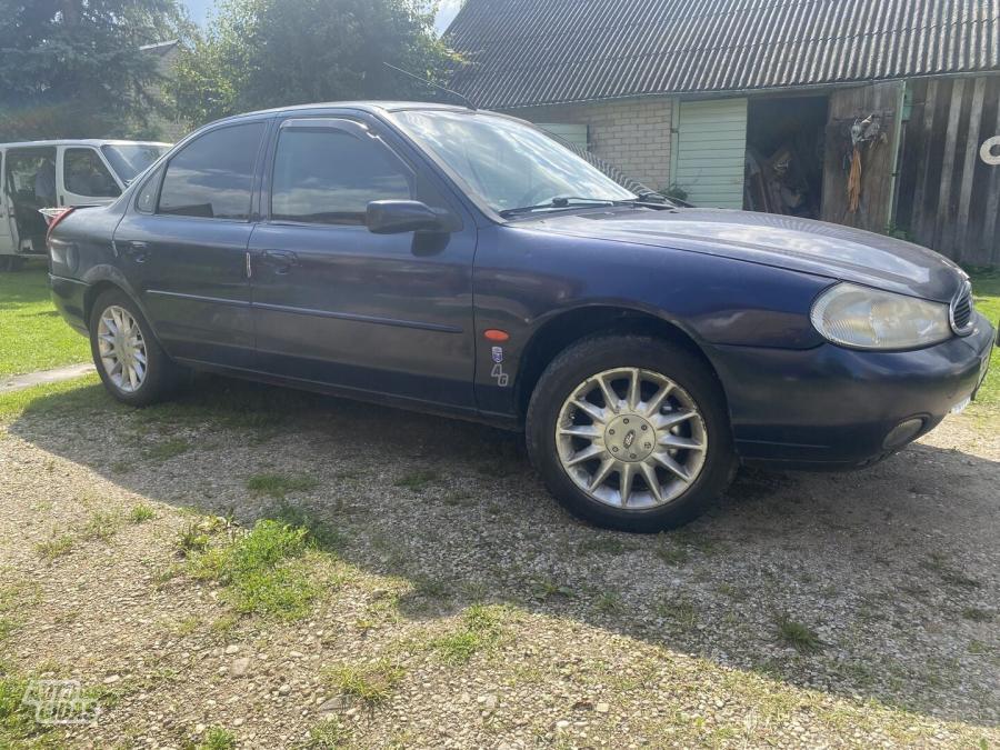 Ford Mondeo 1999 Panevēža, ar dzinēja tilpumu 1.80 L un nobraukumu 172 tūkst. km par 650 €, foto 4 vietnē AUTOMOTO.COM.LV