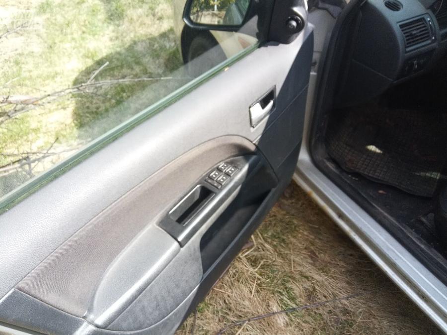 Ford Mondeo 2002 in Trakai, with an engine capacity of 2.00 L and mileage of 300 thousand km for 450 €, photo 9 on AUTOMOTO.COM.LV