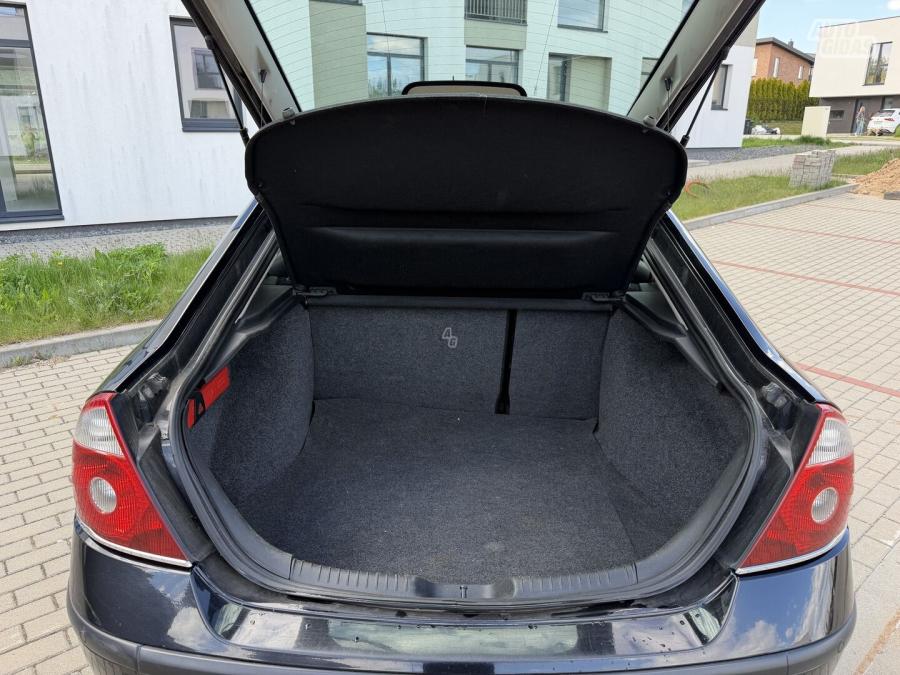 Ford Mondeo 2005 in Vilnius, with an engine capacity of 1.80 L and mileage of 214 thousand km for 850 €, photo 9 on AUTOMOTO.COM.LV