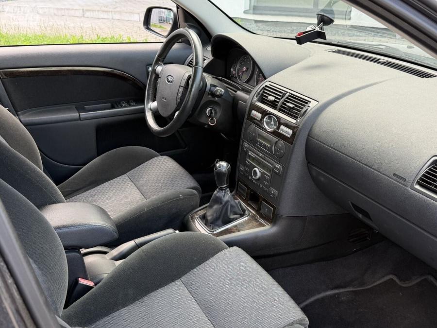 Ford Mondeo 2005 in Vilnius, with an engine capacity of 1.80 L and mileage of 214 thousand km for 850 €, photo 10 on AUTOMOTO.COM.LV