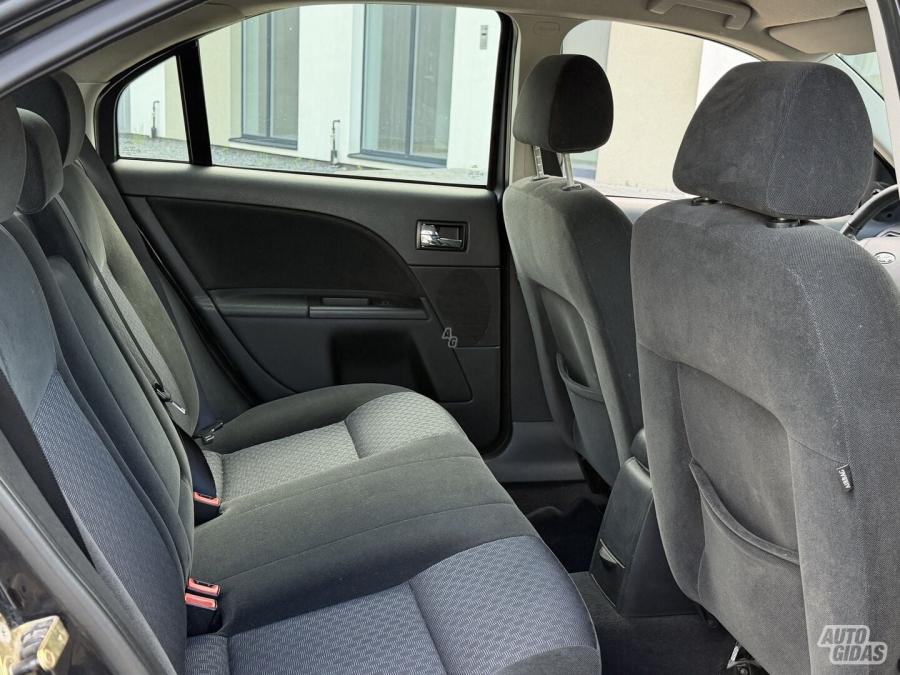 Ford Mondeo 2005 in Vilnius, with an engine capacity of 1.80 L and mileage of 214 thousand km for 850 €, photo 13 on AUTOMOTO.COM.LV