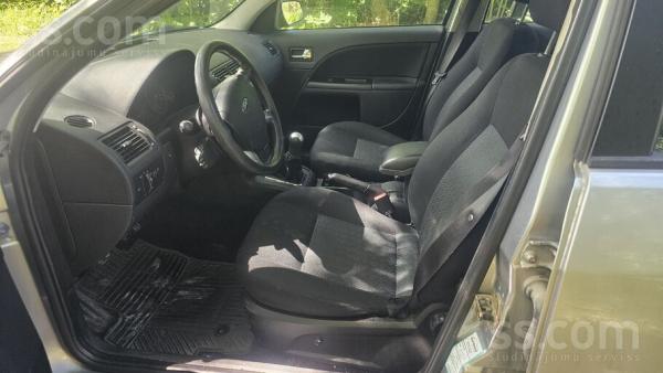 Ford Mondeo 2006 in Riga, with an engine capacity of 1.80 L and mileage of 215 thousand km for 450 €, photo 9 on AUTOMOTO.COM.LV