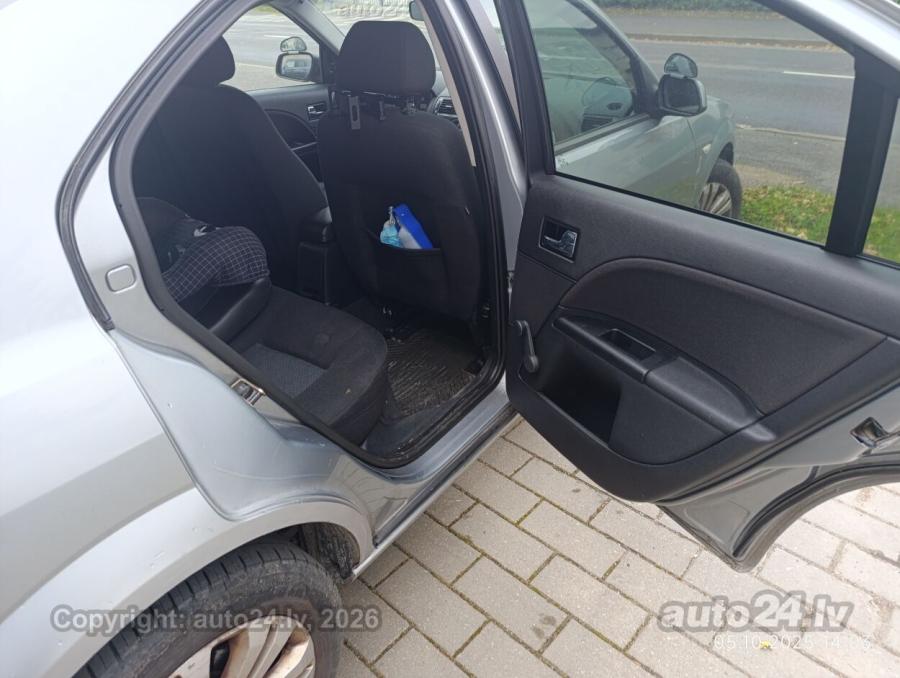 Ford Mondeo 2007 in Paide, with an engine capacity of 1.80 L and mileage of 336 thousand km for 950 €, photo 3 on AUTOMOTO.COM.LV