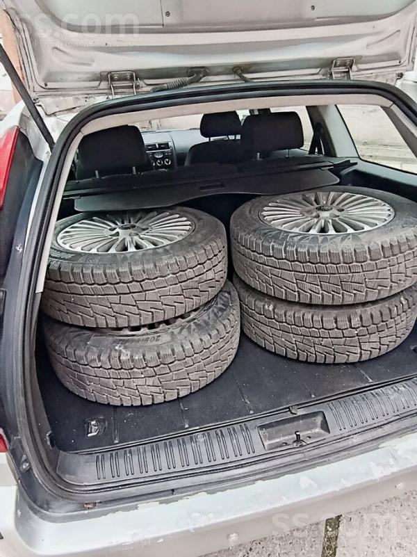 Ford Mondeo 2002 in Jelgava, with an engine capacity of 2.00 L and mileage of 268 thousand km for 1500 €, photo 4 on AUTOMOTO.COM.LV