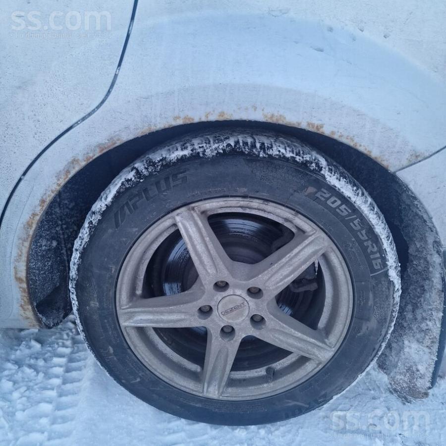 Ford Mondeo 2007 Rīga, ar dzinēja tilpumu 2.00 L un nobraukumu 287 tūkst. km par 1500 €, foto 9 vietnē AUTOMOTO.COM.LV