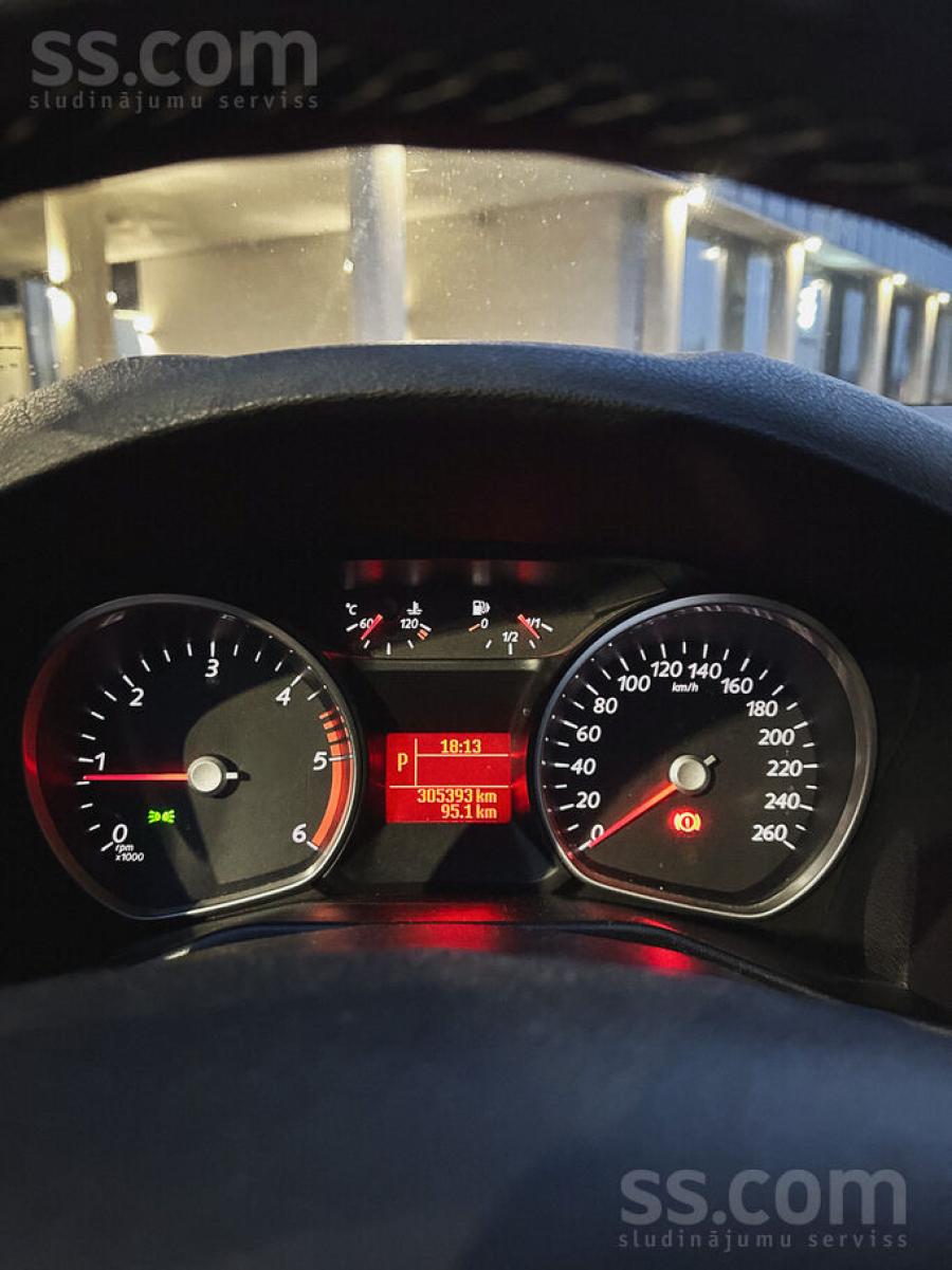 Ford Mondeo 2011 Rīga, ar dzinēja tilpumu 2.00 L un nobraukumu 306 tūkst. km par 2700 €, foto 14 vietnē AUTOMOTO.COM.LV