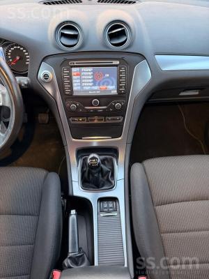 Ford Mondeo 2013 in Saldus, with an engine capacity of 2.00 L and mileage of 274 thousand km for 4500 €, photo 11 on AUTOMOTO.COM.LV