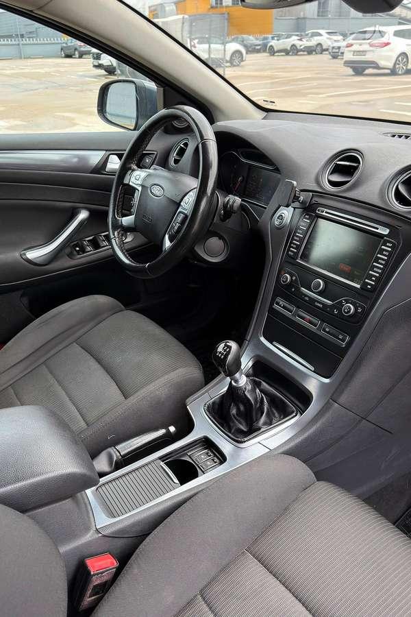 Ford Mondeo 2013 in Vilnius, with an engine capacity of 2.00 L and mileage of 457 thousand km for 2300 €, photo 6 on AUTOMOTO.COM.LV