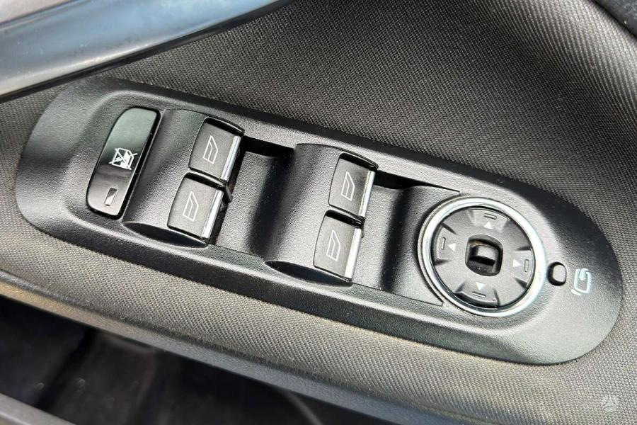 Ford Mondeo 2013 Viļņa, ar dzinēja tilpumu 2.00 L un nobraukumu 457 tūkst. km par 2300 €, foto 12 vietnē AUTOMOTO.COM.LV