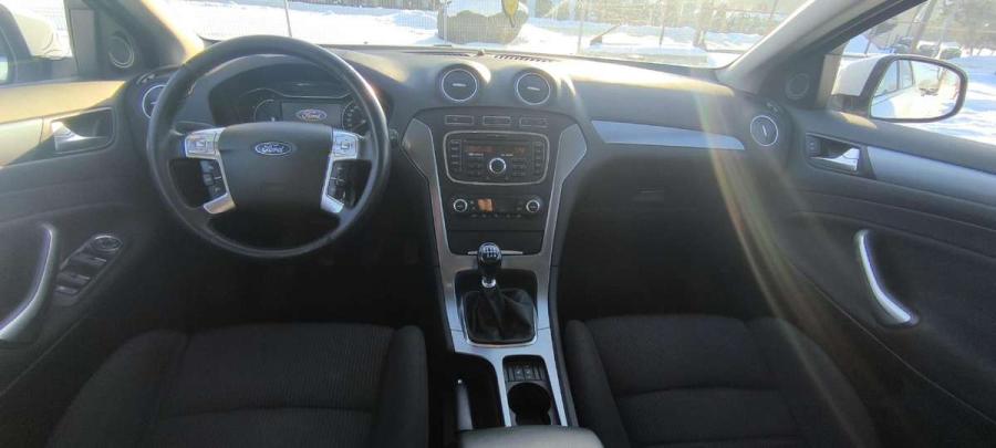 Balts Ford Mondeo 2011 Radviliškis, ar dzinēja tilpumu 1.60 L un nobraukumu 319 tūkst. km par 3200 €, foto 12 vietnē AUTOMOTO.COM.LV