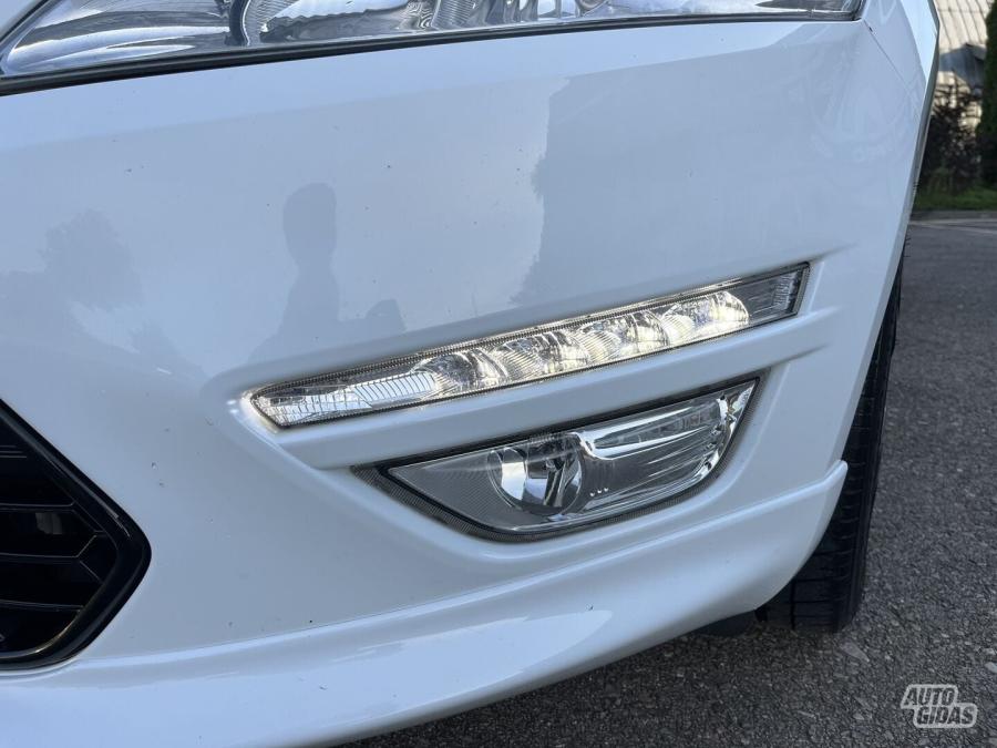 White Ford Mondeo 2012 in Alytus, with an engine capacity of 2.20 L and mileage of 304 thousand km for 3750 €, photo 12 on AUTOMOTO.COM.LV