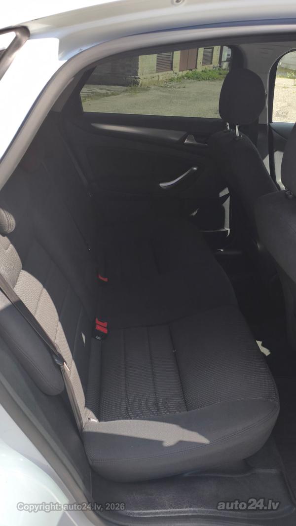 White Ford Mondeo 2012 in Tartu, with an engine capacity of 2.00 L and mileage of 127 thousand km for 6600 €, photo 11 on AUTOMOTO.COM.LV