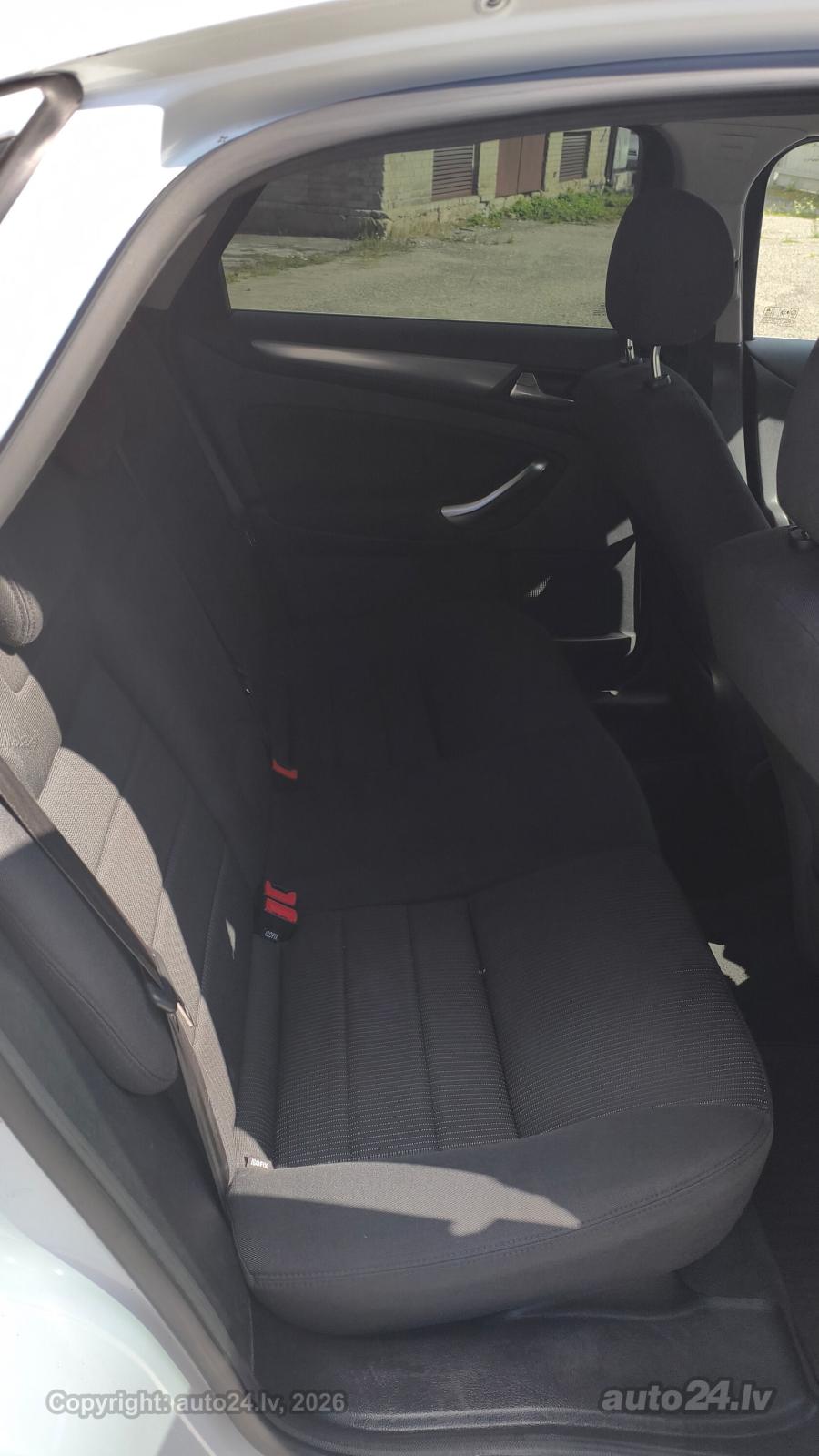 White Ford Mondeo 2012 in Tartu, with an engine capacity of 2.00 L and mileage of 127 thousand km for 6600 €, photo 11 on AUTOMOTO.COM.LV