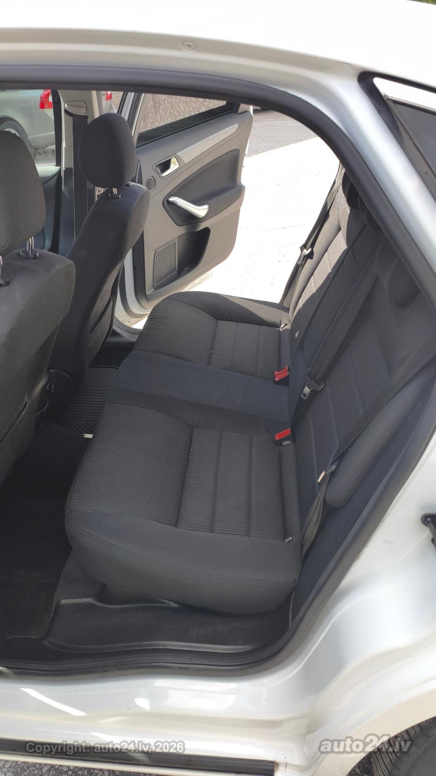 White Ford Mondeo 2012 in Tartu, with an engine capacity of 2.00 L and mileage of 127 thousand km for 6600 €, photo 12 on AUTOMOTO.COM.LV