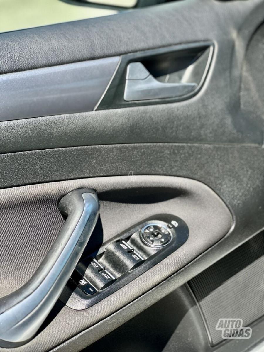 Balts Ford Mondeo 2013 Kretinga, ar dzinēja tilpumu 2.00 L un nobraukumu 335 tūkst. km par 5000 €, foto 12 vietnē AUTOMOTO.COM.LV