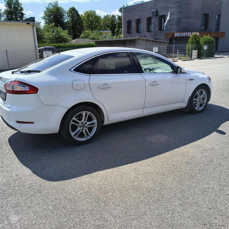 White Ford Mondeo 2013 in Kaunas, with an engine capacity of 2.00 L and mileage of 224 thousand km for 2900 €, photo 8 on AUTOMOTO.COM.LV