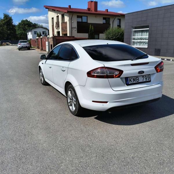 White Ford Mondeo 2013 in Kaunas, with an engine capacity of 2.00 L and mileage of 224 thousand km for 2900 €, photo 8 on AUTOMOTO.COM.LV