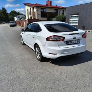 White Ford Mondeo 2013 in Kaunas, with an engine capacity of 2.00 L and mileage of 224 thousand km for 2900 €, photo 9 on AUTOMOTO.COM.LV