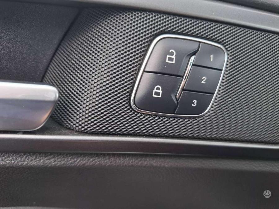 White Ford Mondeo 2015 in Panevezys, with an engine capacity of 1.50 L and mileage of 109 thousand km for 2500 €, photo 9 on AUTOMOTO.COM.LV