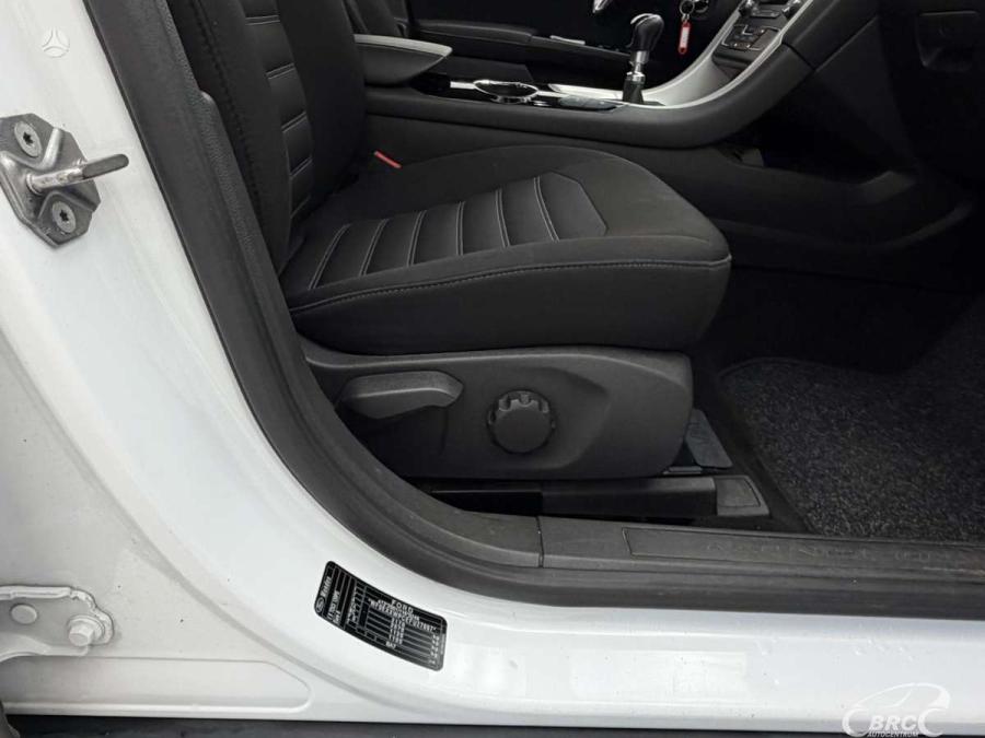 White Ford Mondeo 2016 in Vilnius, with an engine capacity of 1.50 L and mileage of 171 thousand km for 7900 €, photo 8 on AUTOMOTO.COM.LV