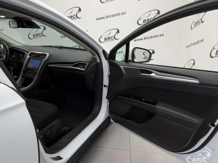 White Ford Mondeo 2016 in Vilnius, with an engine capacity of 1.50 L and mileage of 171 thousand km for 7900 €, photo 10 on AUTOMOTO.COM.LV