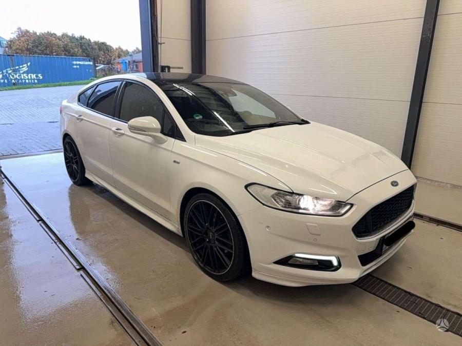White Ford Mondeo 2017 in Kaunas, with an engine capacity of 2.00 L and mileage of 220 thousand km for 10950 €, photo 1 on AUTOMOTO.COM.LV