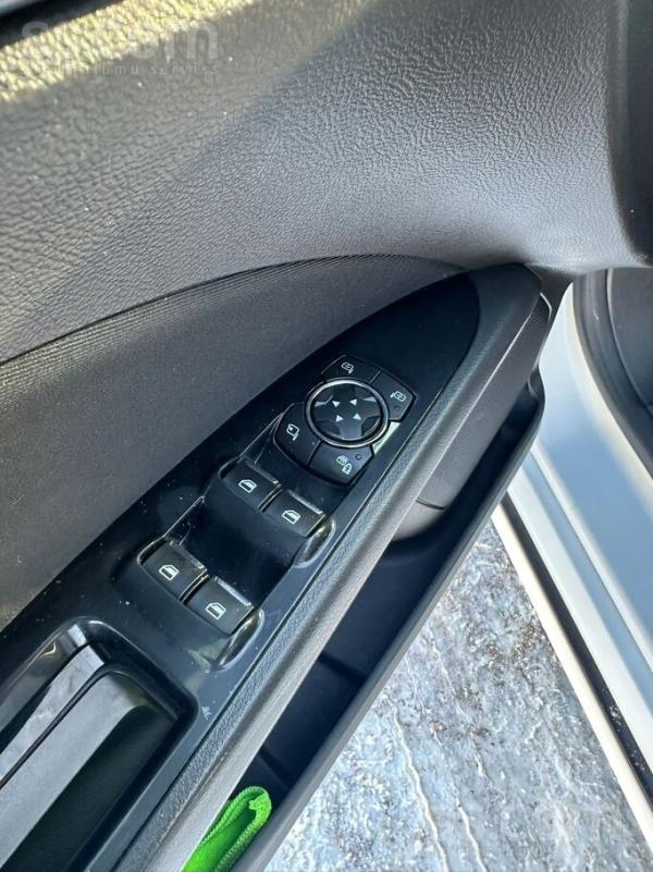 White Ford Mondeo 2018 in Rezekne, with an engine capacity of 2.00 L and mileage of 345 thousand km for 7999 €, photo 7 on AUTOMOTO.COM.LV