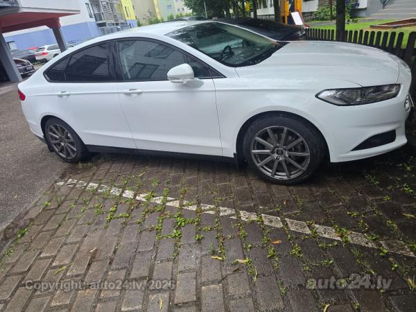 Balts Ford Mondeo 2018 Tallina, ar dzinēja tilpumu 2.00 L un nobraukumu 134 tūkst. km par 9700 €, foto 4 vietnē AUTOMOTO.COM.LV