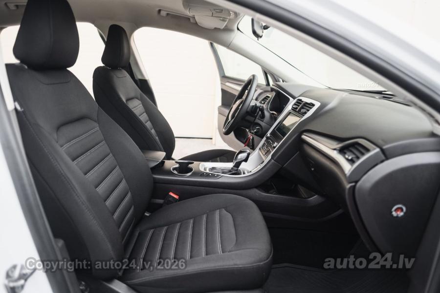 Balts Ford Mondeo 2018 Tallina, ar dzinēja tilpumu 2.00 L un nobraukumu 278 tūkst. km par 7599 €, foto 11 vietnē AUTOMOTO.COM.LV